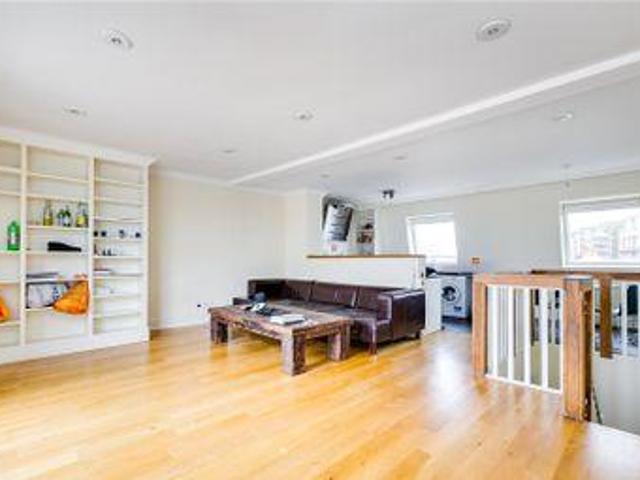 3 Bedrooms Flat for rent in Maclise Road, London W14