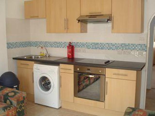3 Bedrooms Flat for rent in Maclise Road, London W14