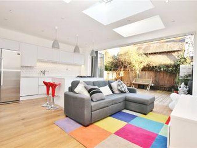 3 Bedrooms Flat for rent in Mall Villas, Mall Road W6
