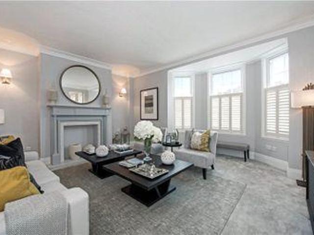3 Bedrooms Flat for rent in Malvern Court, Onslow Square, London SW7