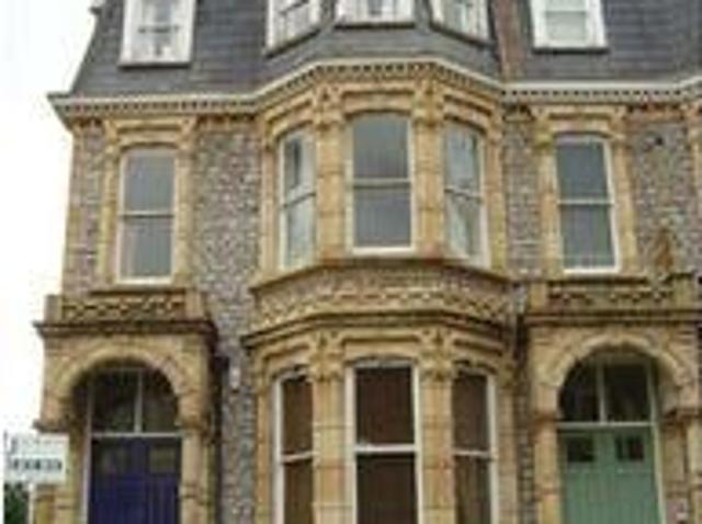 3 Bedrooms Flat for rent in Manilla Road Top, Clifton BS8