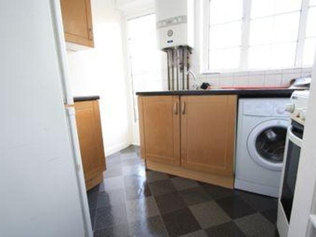 3 Bedrooms Flat for rent in Manor Court, Leigham Avenue, Streatham SW16