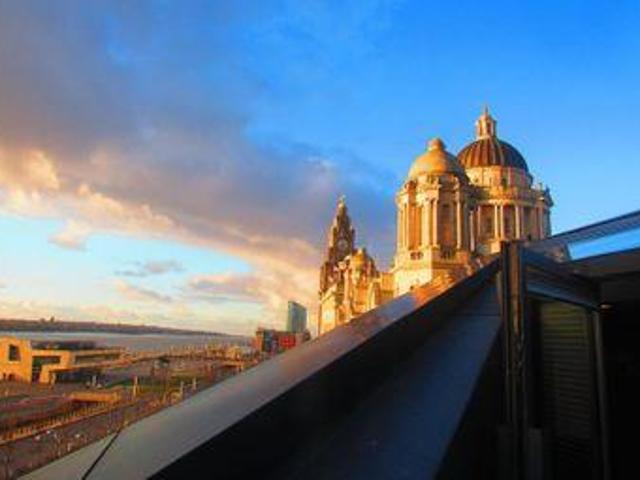 3 Bedrooms Flat for rent in Mann Island, Liverpool L3