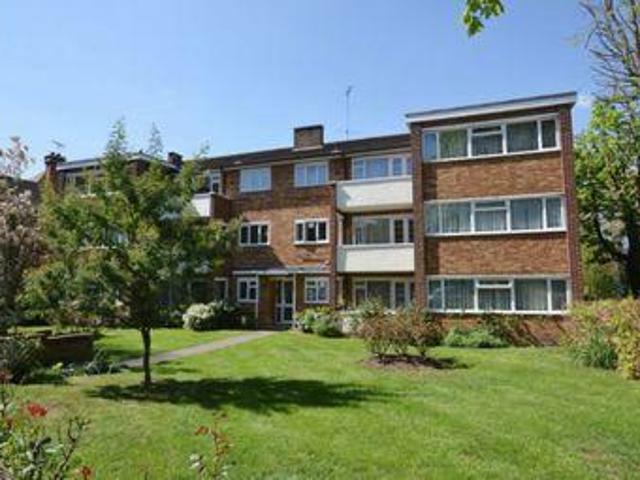 3 Bedrooms Flat for rent in Maple Road, Surbiton KT6