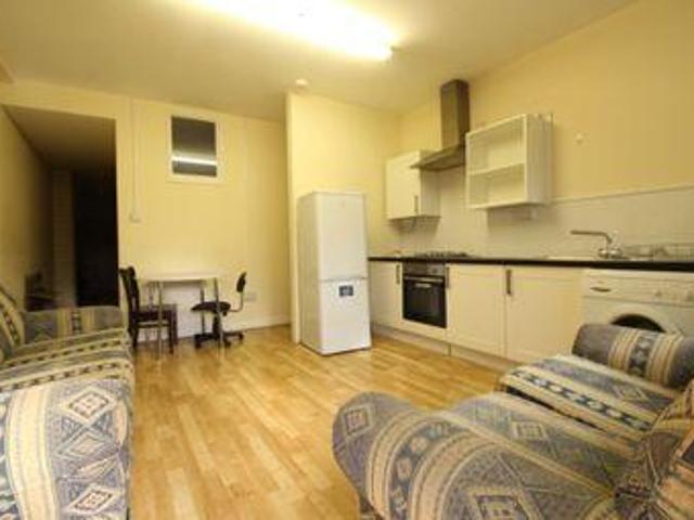 3 Bedrooms Flat for rent in Mare Street, Hackney E8