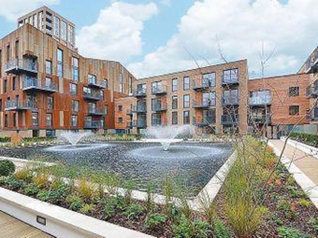 3 Bedrooms Flat for rent in Marine Wharf, Whiting Way, Surrey Quays, London SE16