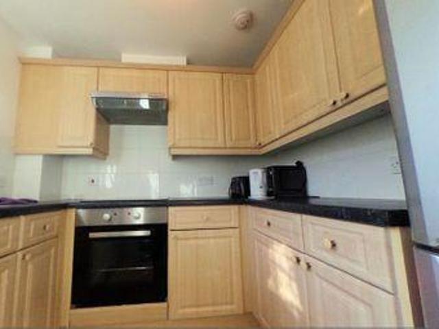 3 Bedrooms Flat for rent in Maria Court, Colchester CO2