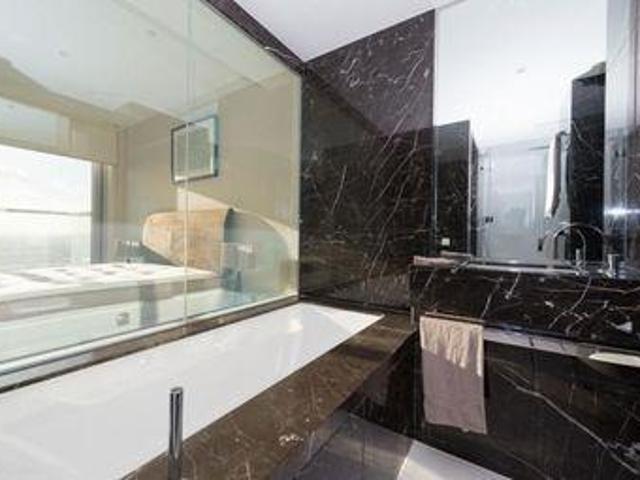 3 Bedrooms Flat for rent in Marsh Wall Lane, Canary Wharf E14