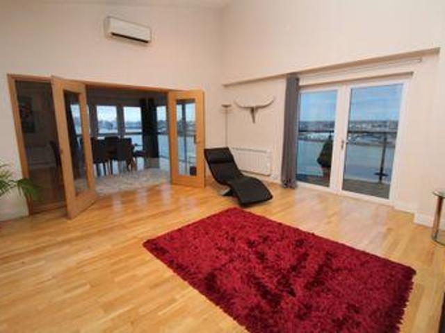 3 Bedrooms Flat for rent in Mast Quay House, Woolwich SE18