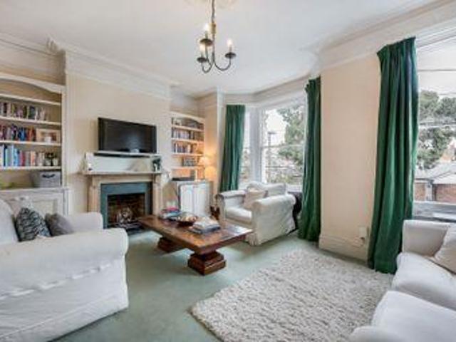 3 Bedrooms Flat for rent in Meteor Street, Battersea, London SW11