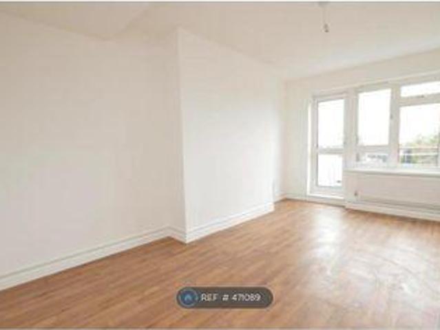 3 Bedrooms Flat for rent in Mead Court, London NW9