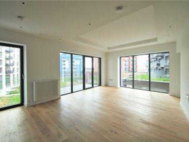 3 Bedrooms Flat for rent in Meade House, London City Island, London E14