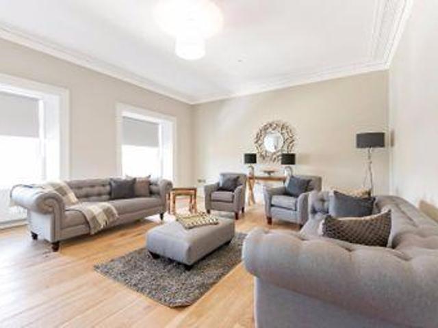 3 Bedrooms Flat for rent in Melville Street, City Centre, Edinburgh EH3