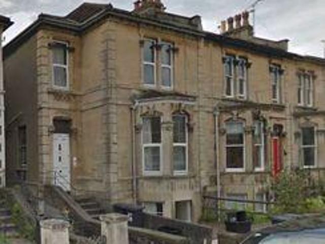 3 Bedrooms Flat for rent in Melville Road, Redland, Bristol BS6