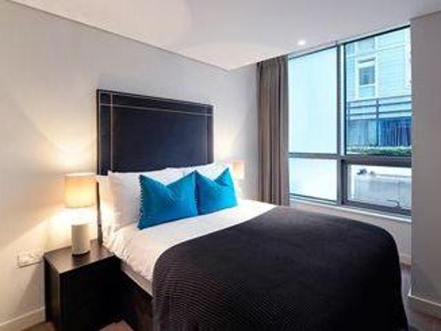 3 Bedrooms Flat for rent in Merchant Square, East Harbet Road, London W2