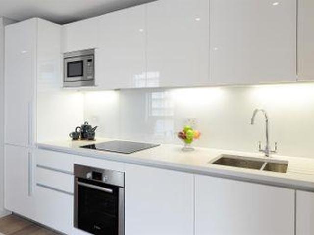 3 Bedrooms Flat for rent in Merchant Square East, London W2