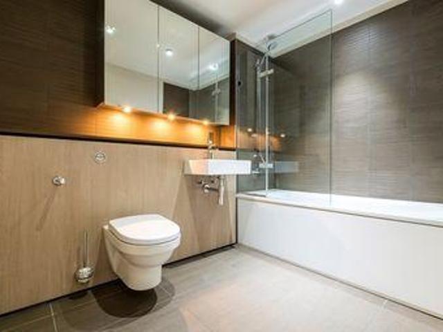 3 Bedrooms Flat for rent in Merchant Square East, Paddington W2