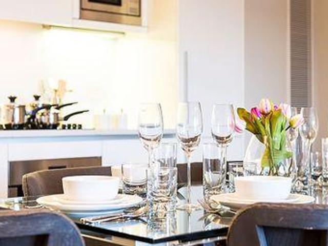 3 Bedrooms Flat for rent in Merchant Square East, Paddington, London W2