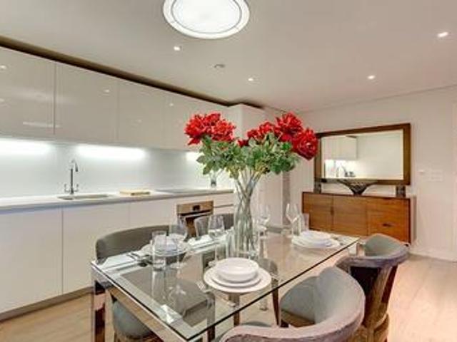 3 Bedrooms Flat for rent in Merchant Square, London W2