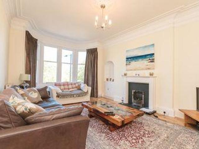 3 Bedrooms Flat for rent in Merchiston Crescent, Merchiston EH10
