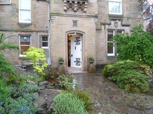 3 Bedrooms Flat for rent in Merchiston Park, Merchiston, Edinburgh EH10