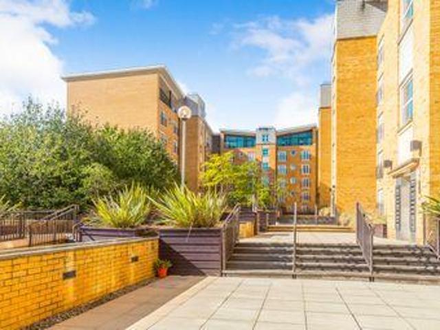 3 Bedrooms Flat for rent in Middlewood Street, Salford M5
