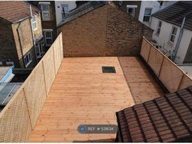 3 Bedrooms Flat for rent in Mile End, London E3