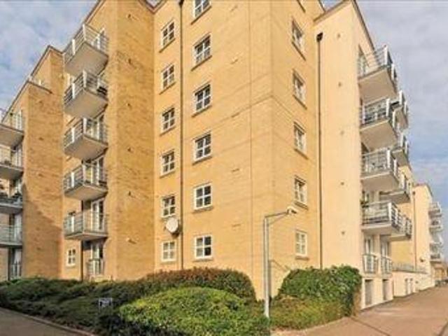 3 Bedrooms Flat for rent in Millenium Drive, Docklands E14