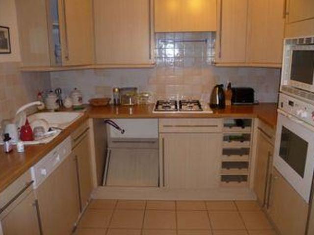 3 Bedrooms Flat for rent in Millenium Drive, Docklands E14