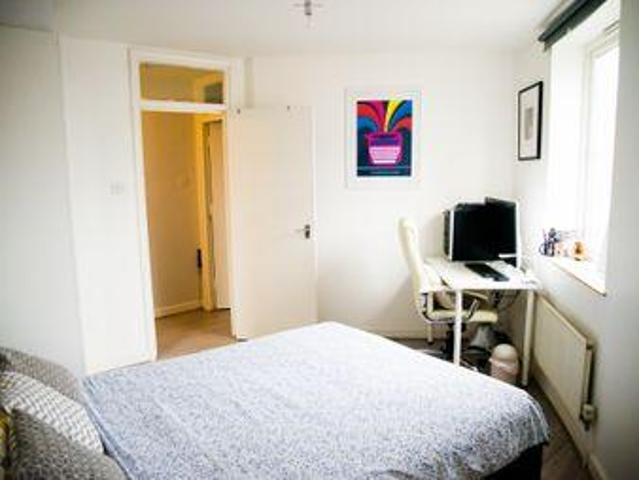 3 Bedrooms Flat for rent in Milligan Street, London E14