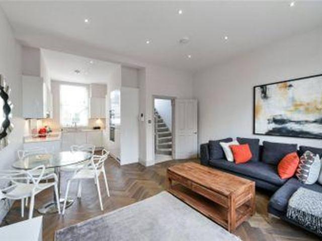3 Bedrooms Flat for rent in Munster Road, Fulham, London SW6