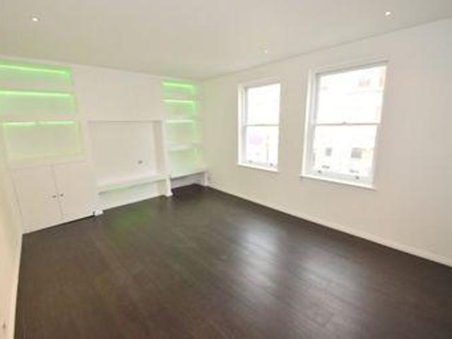 3 Bedrooms Flat for rent in Munster Road, London SW6