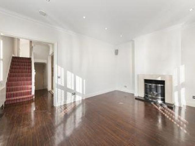 3 Bedrooms Flat for rent in Munster Road, London SW6