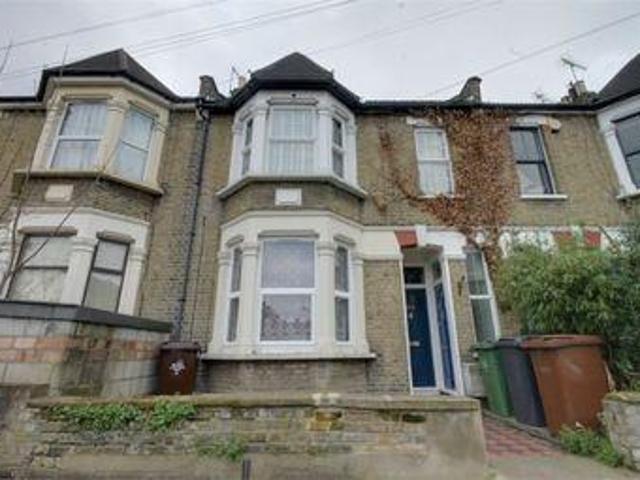 3 Bedrooms Flat for rent in Murchison Road, Leyton, London E10