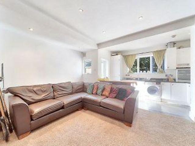 3 Bedrooms Flat for rent in Norbury Avenue, London SW16
