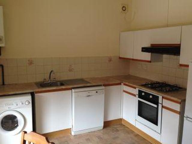 3 Bedrooms Flat for rent in North Hill Road, Headingley, Leeds LS6