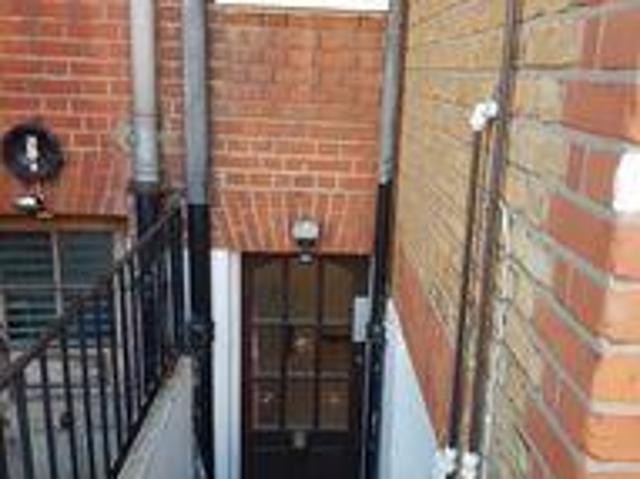3 Bedrooms Flat for rent in Northfield Road, Hackney N16