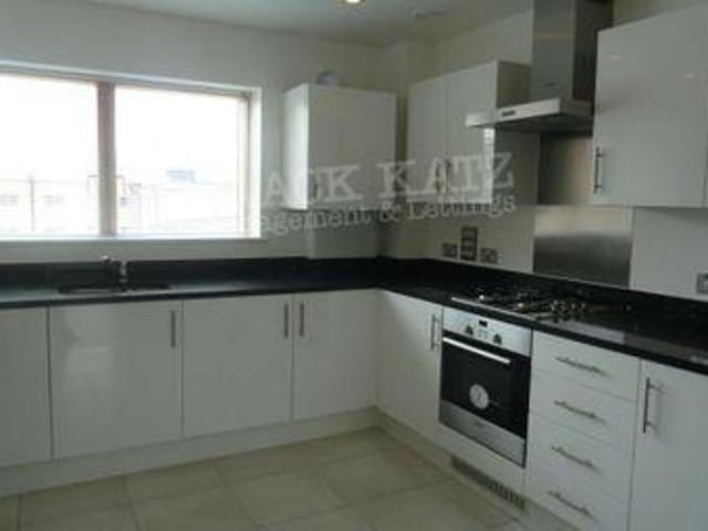 3 Bedrooms Flat for rent in New Clocktower Place, London N7