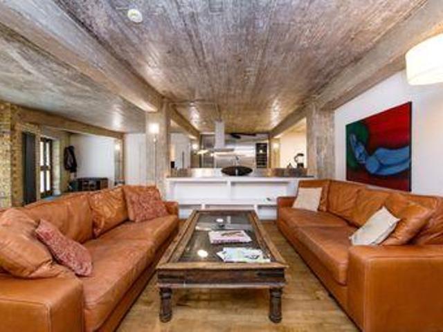 3 Bedrooms Flat for rent in New Crane Place, London E1W