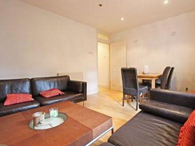 3 Bedrooms Flat for rent in New Cross Road, New Cross SE14