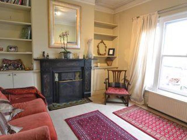 3 Bedrooms Flat for rent in New Kings Road, London SW6