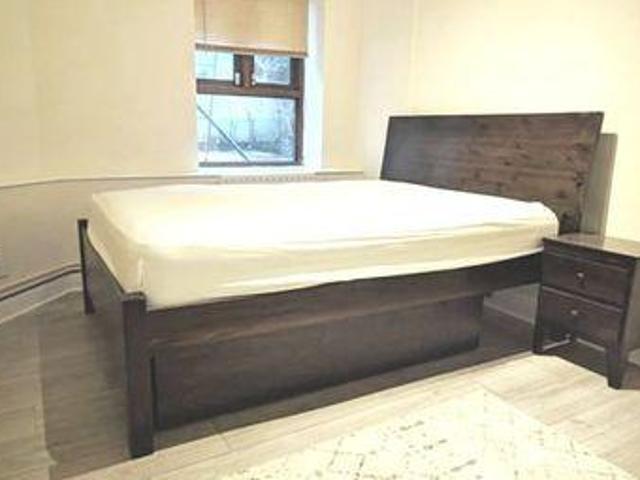 3 Bedrooms Flat for rent in New Park Road, Brixton, London SW2