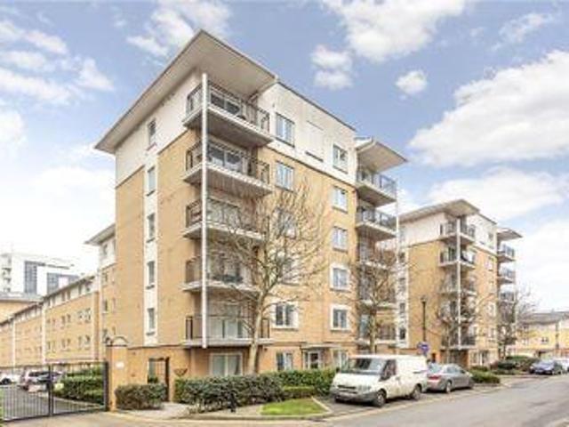 3 Bedrooms Flat for rent in Newport Avenue, London E14