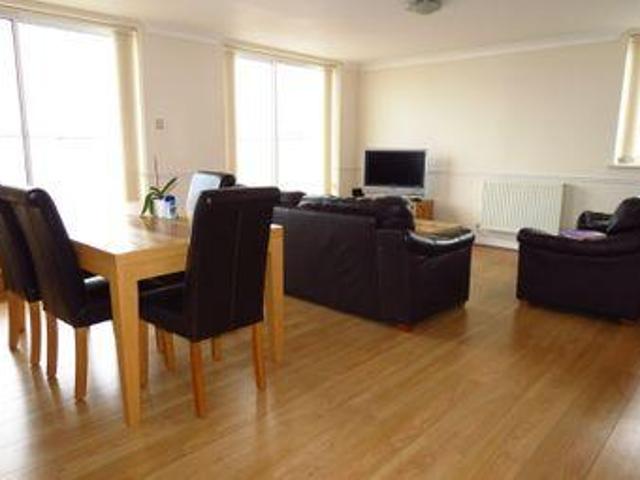 3 Bedrooms Flat for rent in Newport Avenue, London E14