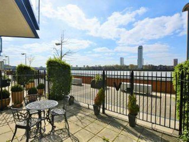 3 Bedrooms Flat for rent in Newton Place, Nova Building, Canary Wharf, Isle Of Dogs E14
