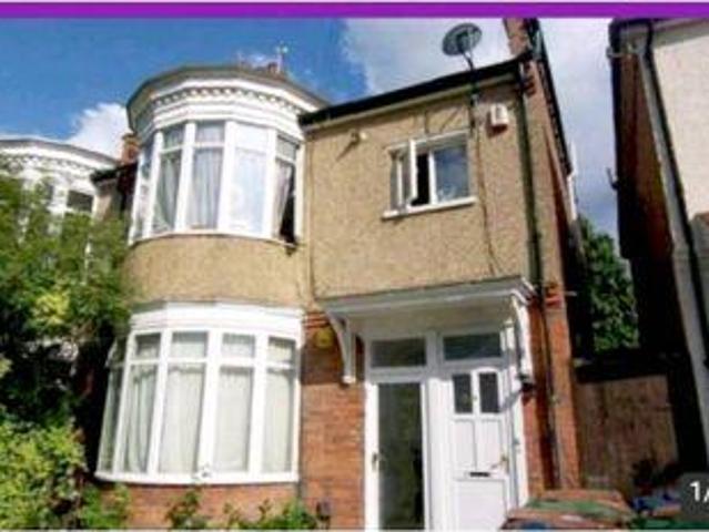 3 Bedrooms Flat for rent in Nibthwaite Road, Harrow HA1