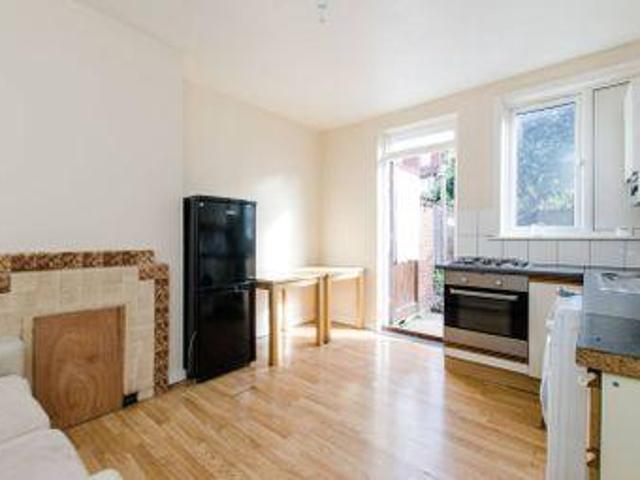 3 Bedrooms Flat for rent in Nimrod Road, Furzedown SW16