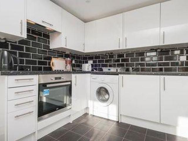 3 Bedrooms Flat for rent in South Bridge, Edinburgh EH1