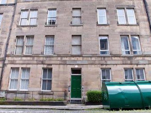 3 Bedrooms Flat for rent in South Oxford Street, Newington, Edinburgh EH8