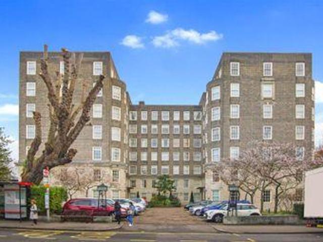 3 Bedrooms Flat for rent in South Lodge, Circus Road NW8